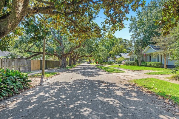 Hummingbird Home - Bungalow & Apartment - Mobile, AL