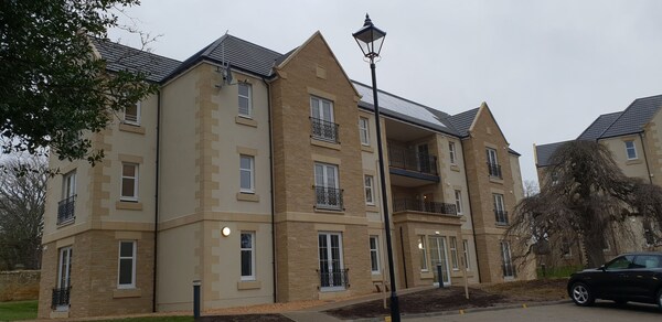 Spacious 2 Bedroom Luxury Golf & Beach Apartment, Sleeps 4, Dornoch - Dornoch
