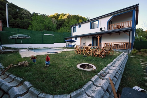 3-bedroom Villa In Lovely Serdivan With Ac, Wifi - Kocaeli
