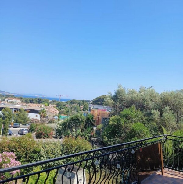 Superb First Floor Sea View House - La Ciotat