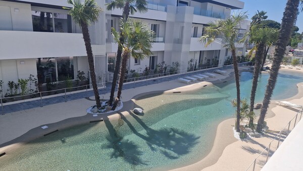 Ferienwohnung Mit Terrasse In Neuer Residenz Mit Schwimmbad, 350 M Vom Meer - Lido di Jesolo