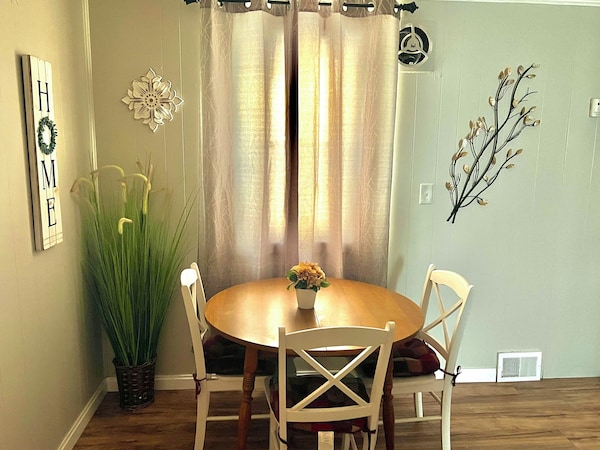 1-bedroom Apartment In, Buffalo With Ac, Wifi-near Bills Stadium - Hamburg, NY