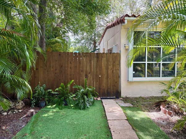 Charming 1-bedroom Cottage With Wifi And Ac In Wonderful Miami - Miami