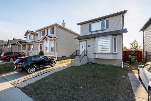 Cozy Basement: Your Private 1-bedroom Haven - Alberta