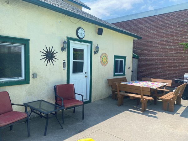 Spacious 3-bedroom Home In Downtown Wellington With In Ground Pool And Parking! - Prince Edward