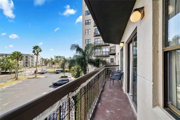 2 Bedrm Condo W/4 Beds Near Universal And Disney - Orlando, FL