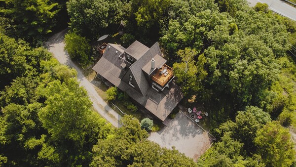 Hilltop Haven - Lake Huron Cottage! - Port Franks