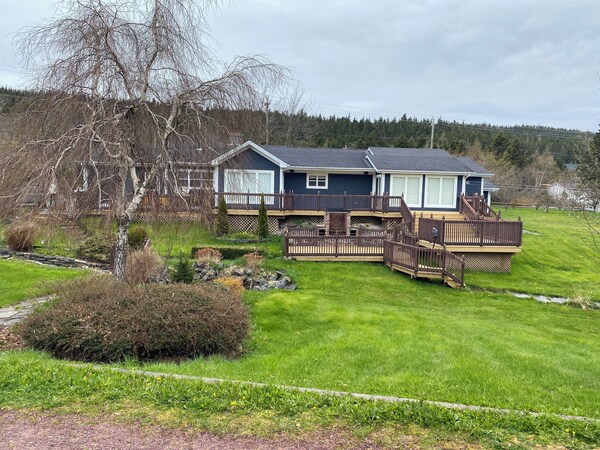 Executive Estate /  Hobby Ranch In North River - Newfoundland and Labrador