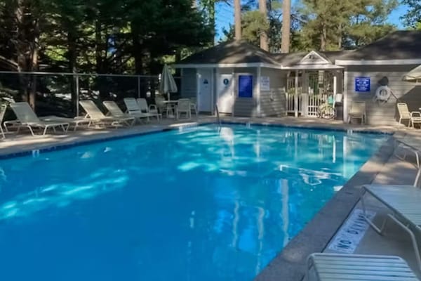 Westwood Townhouse W/community Pool, Tennis Court, Bike To Beach - デラウェア州