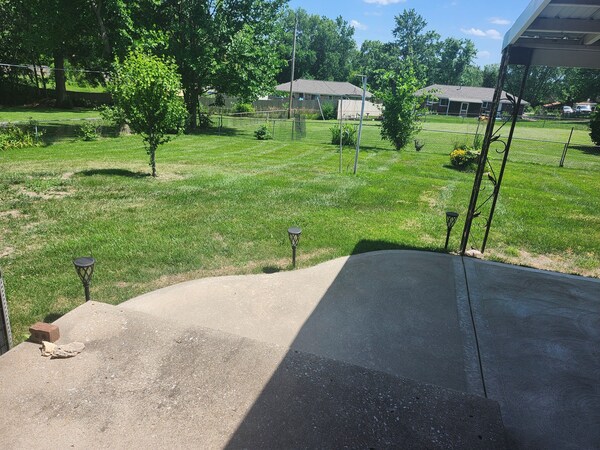 Where Comfort Meets Character  A Sweet 2-bedroom Hideaway - Kearney, MO