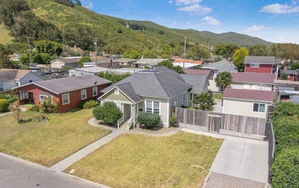Mt. Views & Modern Comfort - Lompoc, CA