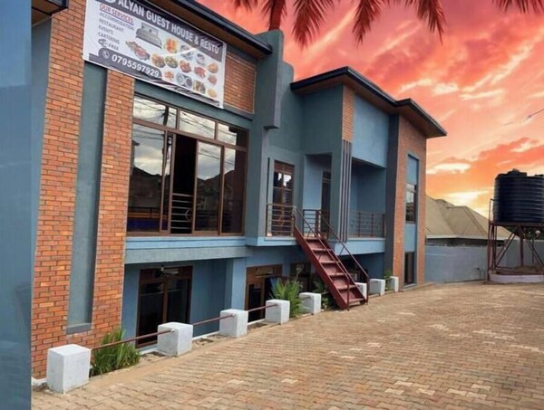 3-bedroom Apartment In Brilliant Kigali With Ac, Wifi - Kigali