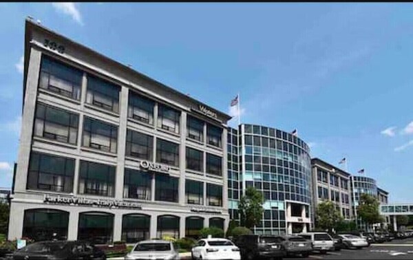 Charming Downtown Gem ~ 2min To Salem ~ Workspace! - Lynn, MA