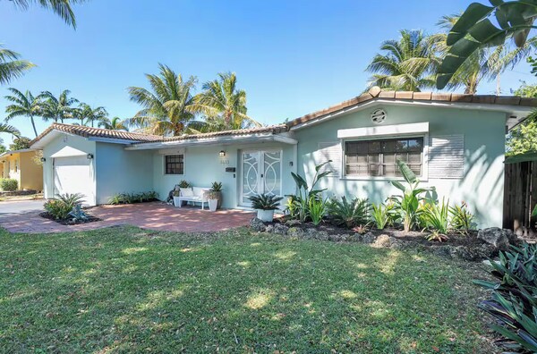 Chic 3br Home - Pooljacuzzipool Tablenear Ft. Lauderdale, Miami & Hard Rock - Miramar, FL