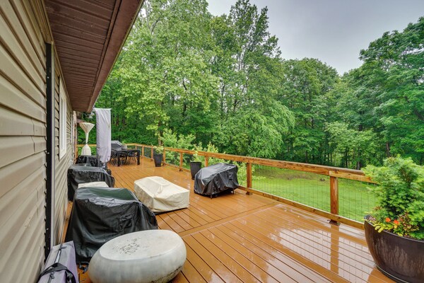 Hot Tub & Theater Room: Getaway In Falling Waters - West Virginia