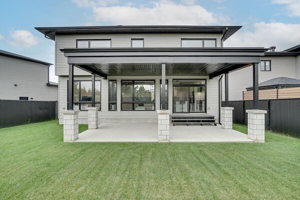 Luxury Home - Near Downtown Ottawa - Kanata