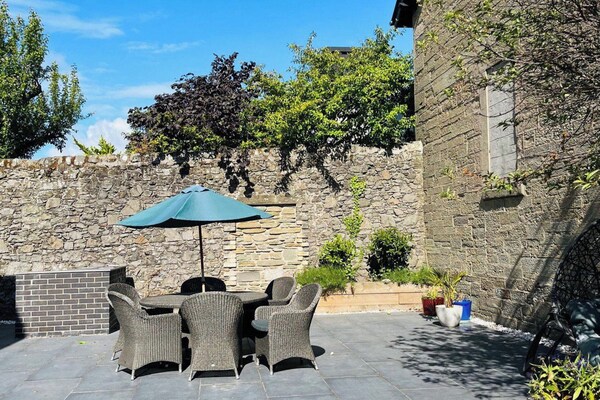 Dundee Seaside Dream House - Sleeps 8 & Parking - Dundee