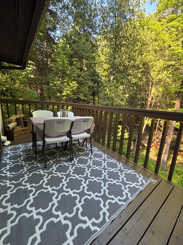 Relaxing Getaway Near The Lake - Torch Lake, MI