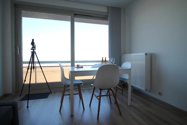 Huswell - Beach Studio With Balcony & Sea View - Brujas