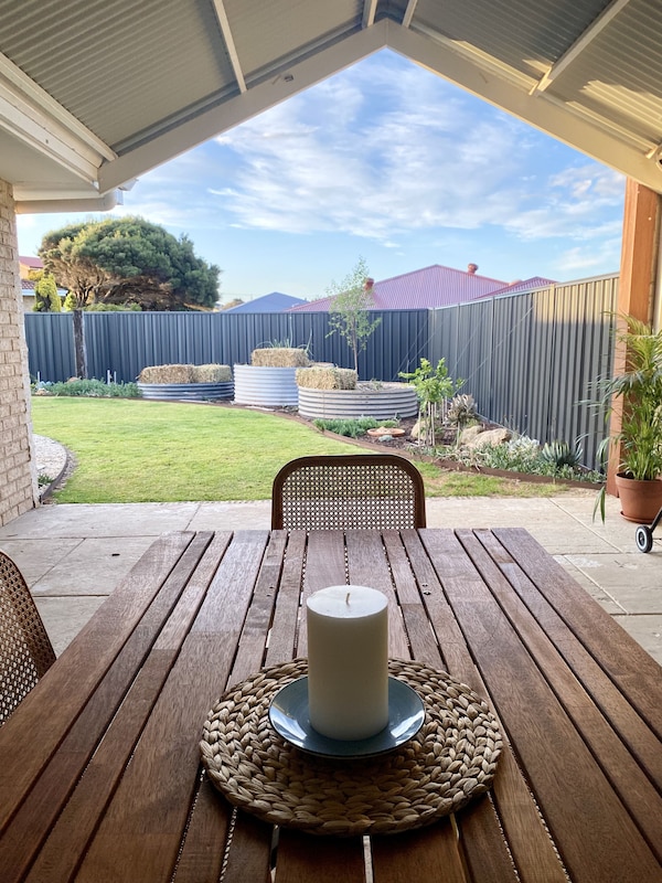 Esperance Family Retreat  5 Minutes Walk From Stunning West Beach - Esperance