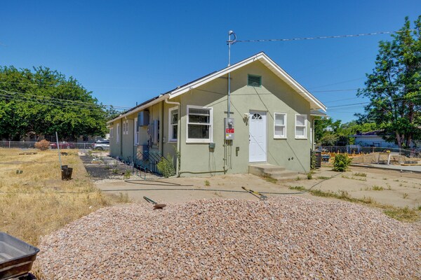 Walk To Dtwn Tehachapi: Updated Getaway W/ Yard! - Tehachapi, CA