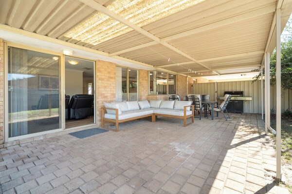 Spacious Jandakot House For Families And Business - Mount Pleasant