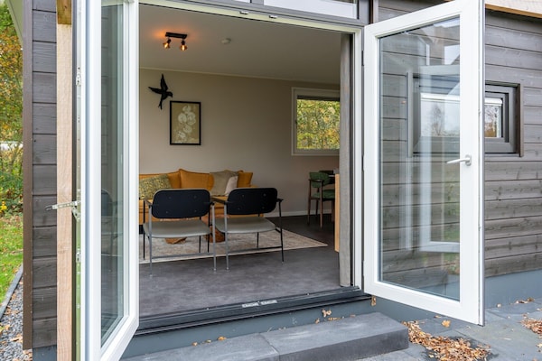 Luxury Holiday Home Surrounded By Water - Lemmer