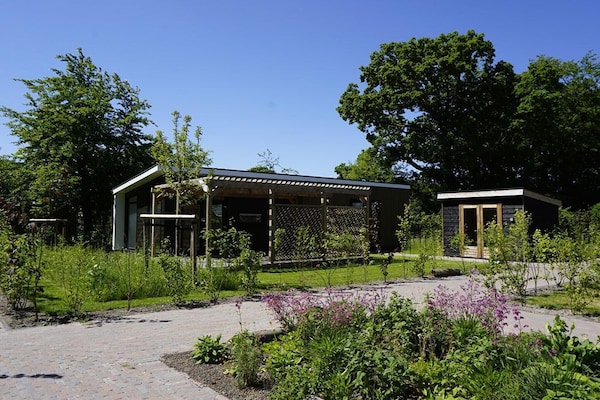 Luxury Holiday Home Surrounded By Water And Forest - Sneek