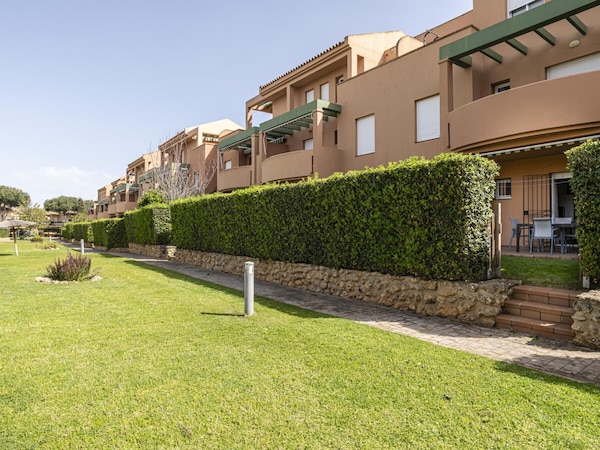Apartment With Private Garden In Chiclana For 4 People - Urbanización Novo Santi Petri