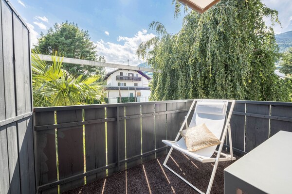 Apartment 'Goldfinger Individual  New' With Shared Pool, Wi-fi And Air Conditioning - Lana