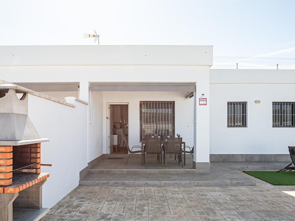 Chalet De Vacances à Chiclana, 2 Chambres, Proche Plage - Chiclana de la Frontera
