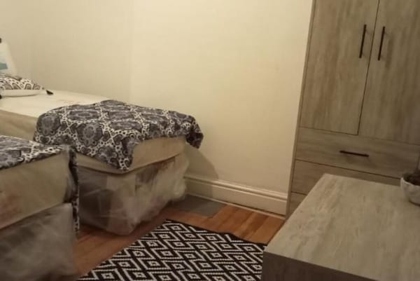 Cozy Comfort & Modern Amenities At Planet 9 - Warrington