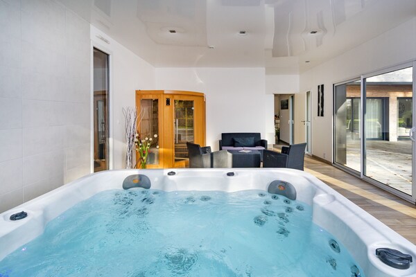 Holiday Home 'La Villa Des Légendes' With Private Terrace, Private Garden And Wi-fi - Le Faou