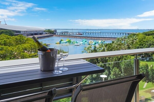 Superb Waterfront Lagoon Views: Balcony Relaxing - Darwin