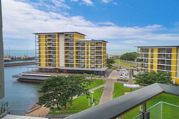Picturesque Waterfront Lagoon Views, Top Lvl + Bbq - Darwin