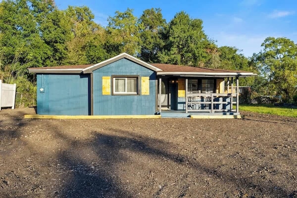 Blue Breeze Country Cabin - Pensacola, FL