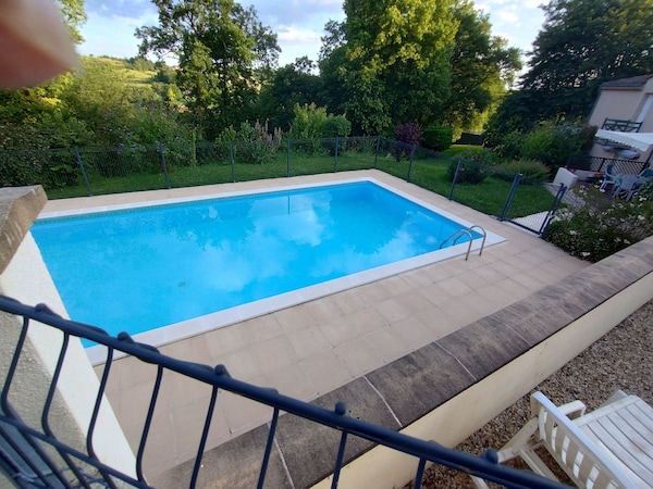 House In Lovely Gardens With Shared Pool In Dordogne, Parking On Site - Ribérac