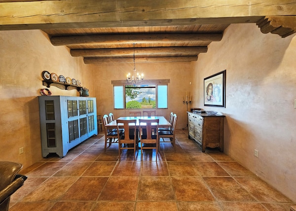 Upscale Serene Adobe With 360 Views- Great Indoor/outdoor Space - Taos, NM
