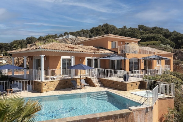 Villa With Sea View/access In The Heart Of Domaine Privé De L'argentière, Swimming Pool, Jacuzzi - Bormes-les-Mimosas