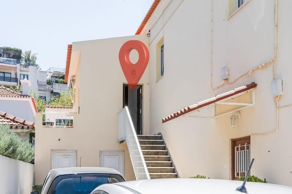 Calm Beachside Getaway 3br Apartment In Estoril - Estoril