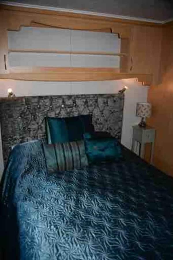 Luxury Moorhen Lodge & Hot Tub. 3 Miles From York City Centre! The Best Of Both! - York
