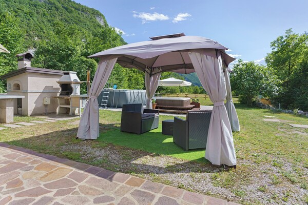 Chalet 'Camillo' With Mountain View, Private Pool And Private Garden - Molveno