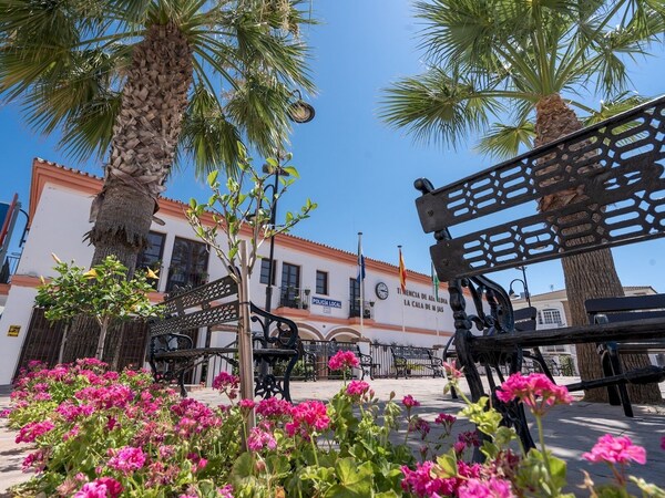 Pass The Keys| Stylish La Cala Apartment | Stroll To The Beach! - Sitio de Calahonda