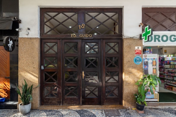 2 Minutes From Copacabana Beach | D302 - Copacabana
