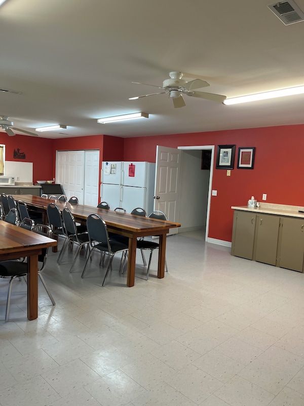 Spacious 8-bedroom Lodge In Delightful Batchtown With Wifi, Ac - Illinois