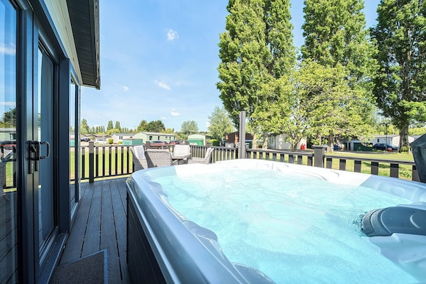 Aquadrome Abode - Billing Aquadrome In Billing Aquadrome Holiday Park - Northampton, UK