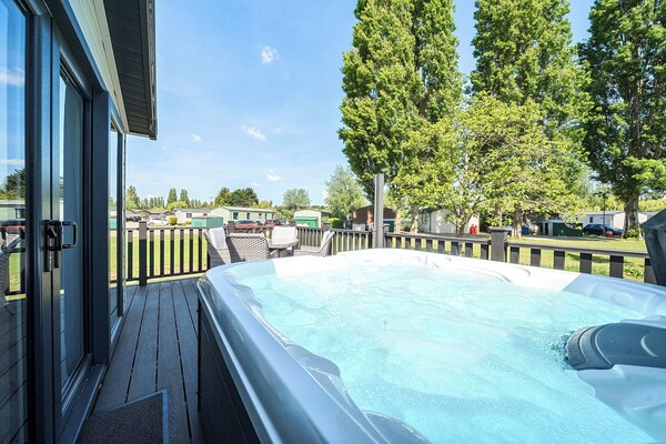 Lakeside Lullaby - Billing Aquadrome In Billing Aquadrome Holiday Park - Buckinghamshire
