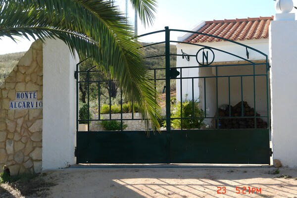 Country House 'Horta Da Ti'mariana' With Mountain View, Shared Pool And Wi-fi - Alvor