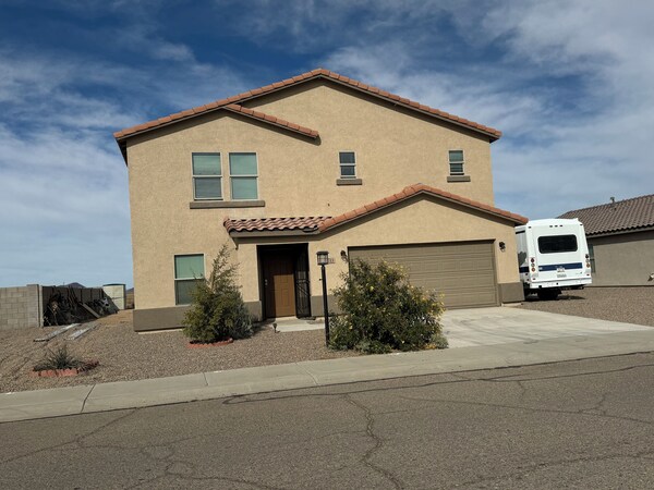 Charming 2-bedroom In A 3 Bedrooms House In Excellent Kingman With Wifi, Ac - Kingman, AZ