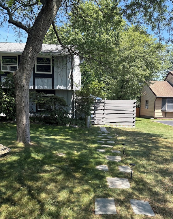 Home Away From Home Charming 1bedroom Apartment In Lovely Medford With Wifi, Ac - Medford, NY